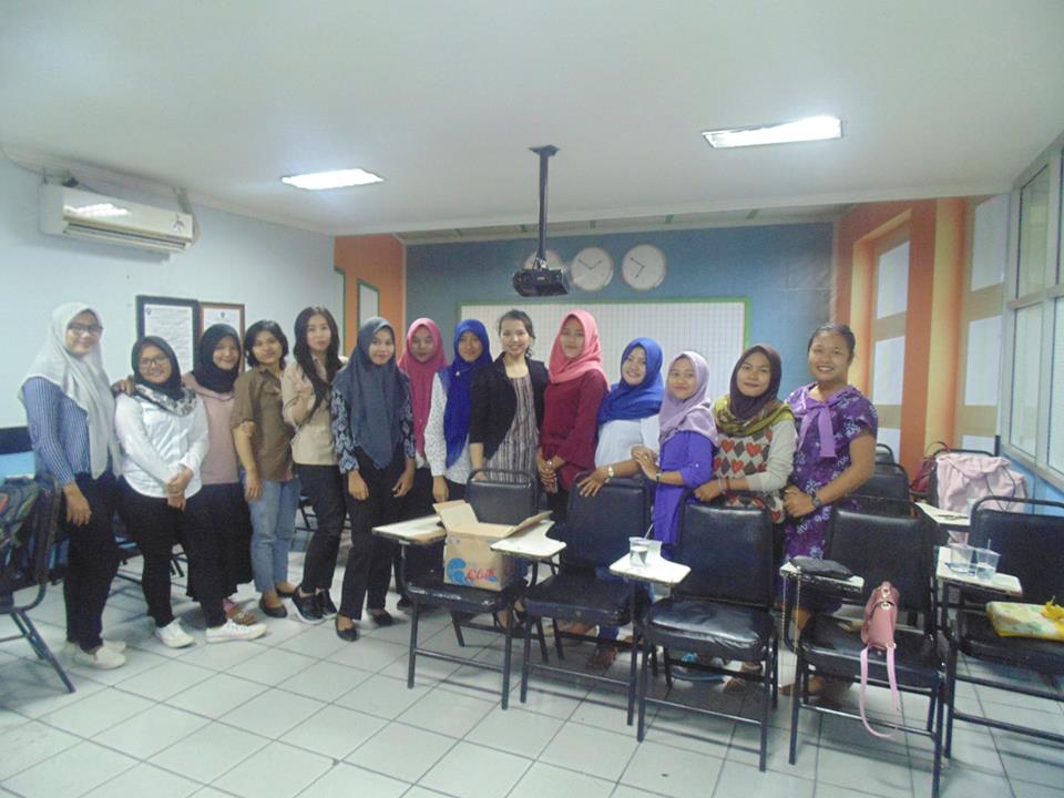 Pentingnya English Conversation - Program Studi Diploma 3 Administrasi ...
